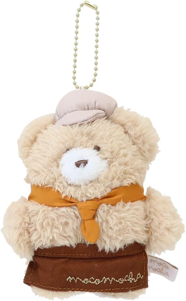 コック帽とスカーフ、エプロンを身に着けたモコモカ達♪ おしゃれなカフェの店員さんになりました♪ ボールチェーン付なのでバッグ等に取り付けて持ち歩くこともできます サイズ：H120×W100×D50（mm） 素材：ポリエステル、鉄 ※商品画像...