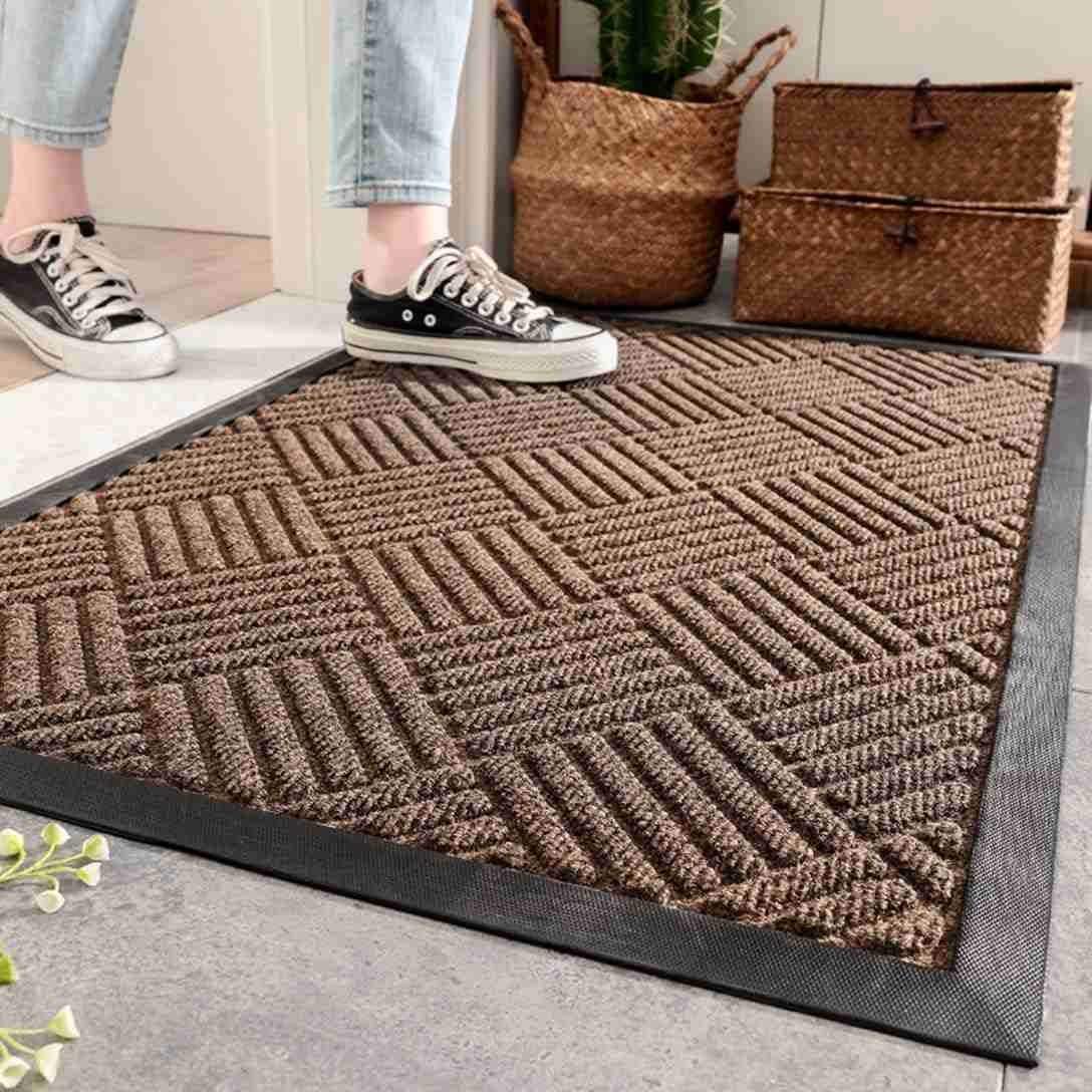 -------商品詳細-------【高品質マット】高品質素材のポリプロピレン繊維で作られた玄関マットです。丈夫で、足の踏み心地も良く、耐摩耗性、耐久性などの特徴があります。サイドもロック加工で丁寧に仕上げています。入り口にぴったりです。【...
