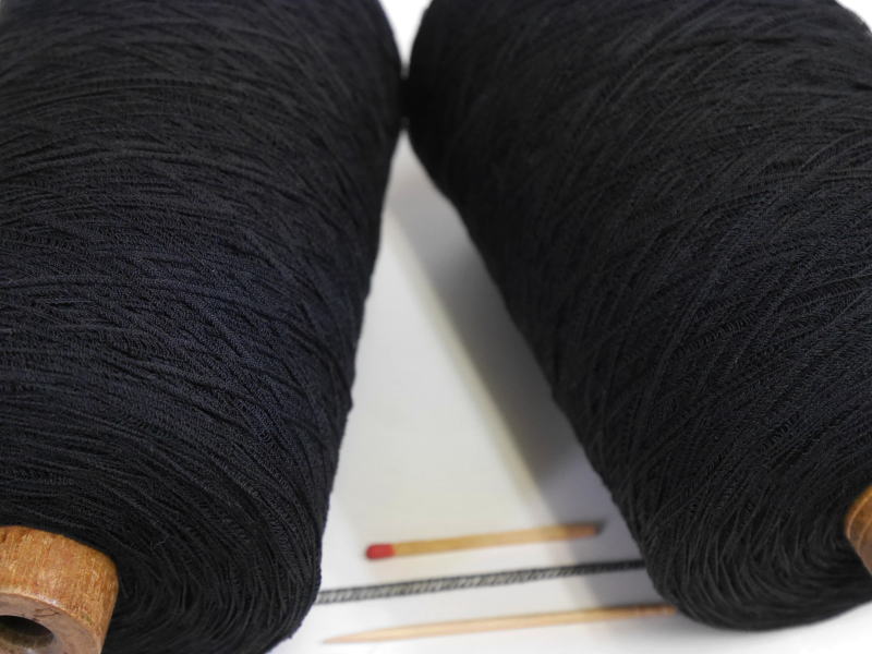 さらっとした爽やかな手触りがとても気持ちの良いシルクテープです。 ハシゴテープという名の通りハシゴのような形状をしたテープで、レース状の透け感のある糸です。 近年の夏はとても暑く日差しも強いので、肌の露出をなるべく控えたいところ。 こういっ...