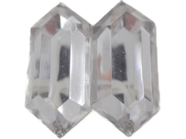 　サイズ1.2×2.6cm_3個入り色クリスタル商品説明クリスタルのビジュー（アクリルビーズ ラインストーン）です。両脇に穴が2つ空いていますので、こちらから縫いつける形でリメイク・手芸にご利用ください。キラキラと輝きますので、ダンスやフィ...