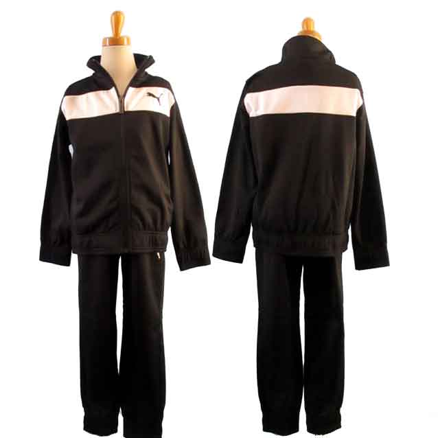 ◇　商品情報 人気のPUMA (プーマ)より ジャージ上下セットの登場です♪ スポーツやトレーニング 通学にも幅広く使えます！ 【詳細】 ■生地は着心地の良い素材。 ■左胸にマーク入り ■ジャケットはファスナーの前開き。 ■袖口は伸縮性のあ...