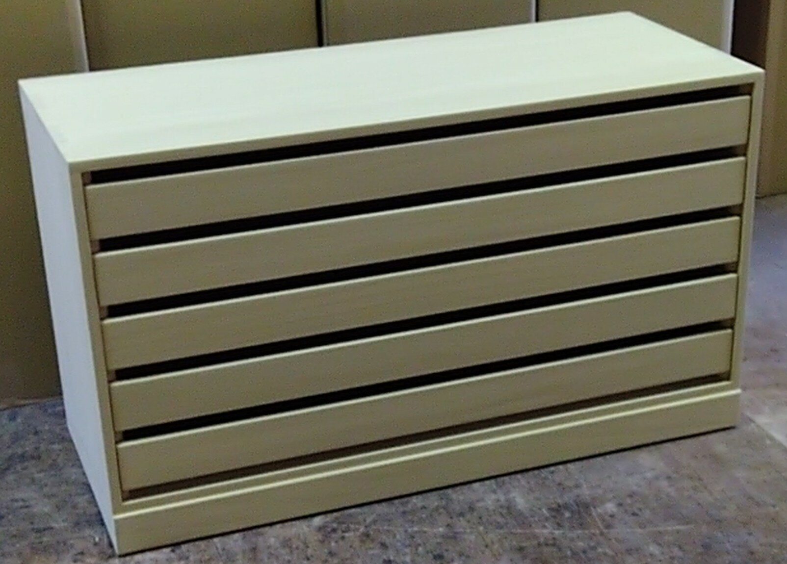 ★「推しを、大切にしまう。」あなたの”好き”を守る、桐のやさしさ。 私たちの桐製品は、調湿性・防虫性に優れ、昔から着物や書物を守ってきた伝統の素材。 その優しい桐の力であなたの「好き」を美しく、安全に収納しませんか？ ★受注生産だからこそ叶...