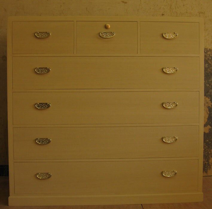 下記、商品金額の下の赤文字の「送料無料」 は本州のみです。 ※北海道・四国・九州・沖縄・その他の離島・過疎地は別途運賃かかります。 ※お届けは玄関先までですが設置(有料)を希望のお客様はお尋ねください。 ★サイズ 本体外寸　間口1010x奥...