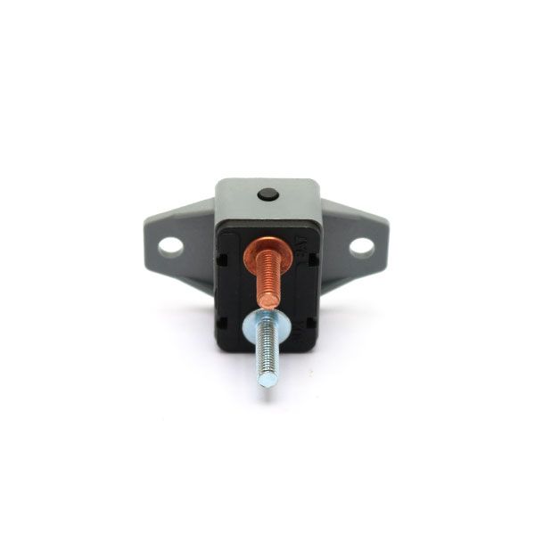 サーキットブレーカーは、自動的に作動する電気スイッチです。 トローリングモーターなどの電気回路を、過負荷や短絡による損傷から保護するために使用します。 ※在庫限りの販売となります。 ◆24V 20A ◆マニュアルリセット方式 ◆寸法:32....