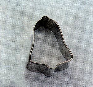 材　質：18-8ステンレス商品サイズ：（約）59X43X高さ24mm抜型はクッキ－作りの主役です！失敗のない単純な形の抜型です。ステンレスですので、サビにくく生地が形崩れせずに抜け、たいへん使いやすいです。クッキ－の他に、チ－ズ、ゼリ－など...