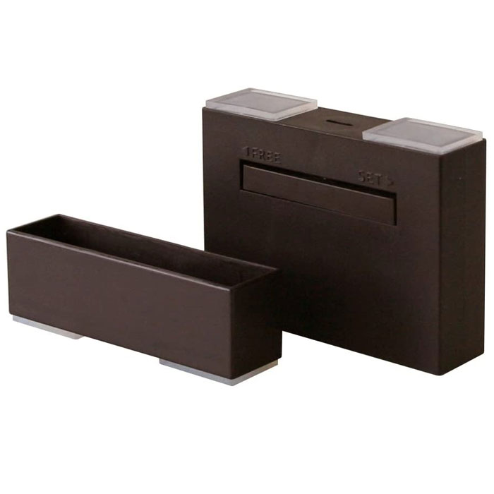 【仕様】 ●色:ブロンズ ●寸法:幅9.5×奥行2.5×高さ7cm ●商品重量:93g 【材質】 ●樹脂部品:ABS樹脂・合成ゴム ●ねじ類:鉄製・メッキ仕上げ■メーカー希望小売価格はメーカーカタログに基づいて掲載しています