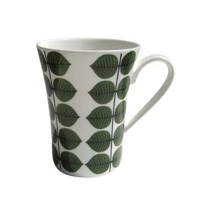 材質:陶磁器 サイズ:口径:8cm 高さ:10cm 容量:310ml ※こちらの復刻版食器は本国スウェーデンのグスタフスベリ社が発売当時の原料や生産ラインに近い方法で生産しています。そのために製造工程上、商品裏側ロゴの濃淡や小さな凹み、釉薬...