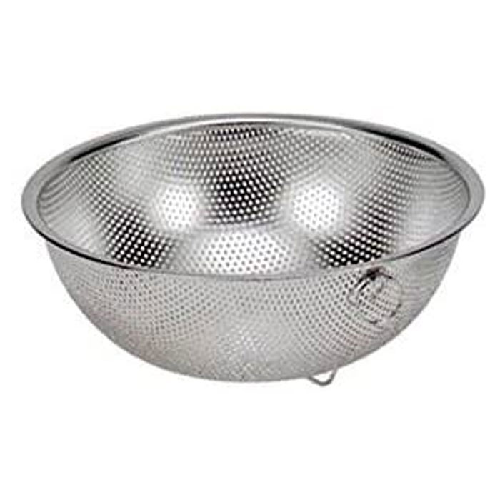 丈夫で衛生的なステンレス製。足付きだから、底面が下につかず、衛生的。リング付きで、フックにかけて収納できる。ボウルの中にパンチングボウルがぴったりセットできるサイズ。生産地 中国 材質 ステンレス鋼222×222×H90