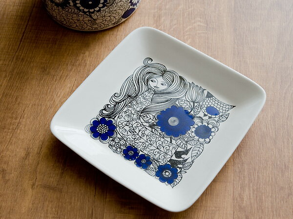 *仕　様* 商品種別： アンティーク/USED サイズ： W178mm×D178mm×H27mm メーカー： アラビア/ARABIA 原産国： フィンランド/FINLAND アーティスト：　エステリ・トムラ/Esteri Tomula 年代...