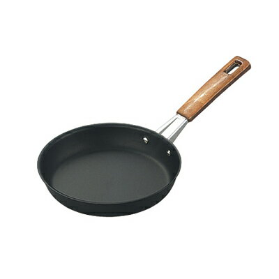 コスパ最強 鉄分補給 × IH対応 日本製の鉄フライパン 鉄製ならではの調理性能！本格派の仕上がり 熱伝導と蓄熱性に優れ、高温で一気に焼き上げるため、「炒め物はシャキッ」、「肉料理はジューシー」に仕上がります。使い込むほどに油が馴染み、どん...