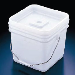 サイズ：　容量：10L（幅）270mm×（奥行）270mm×（深さ）250mm質量：0.93kg