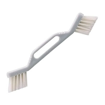 【仕様】 全長：250mm 毛長：約30mm 重量：58g 材質:柄 ポリプロピレン ブラシ PVC ●タイル目地の汚れ・カビ取りに。 ●場所にあわせてハードとソフトを使い分け。