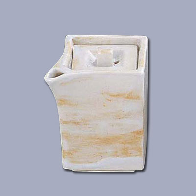 【仕様】 間口×奥行×高さ：45×45×60mm 容量：55c.c. ●瀬戸焼 スタックカスターシリーズは各アイテムの胴寸法を同じにすることで積み重ねを可能にした省スペースシリーズです。 専用トレイと組み合わせて使用することで、複数のカスタ...