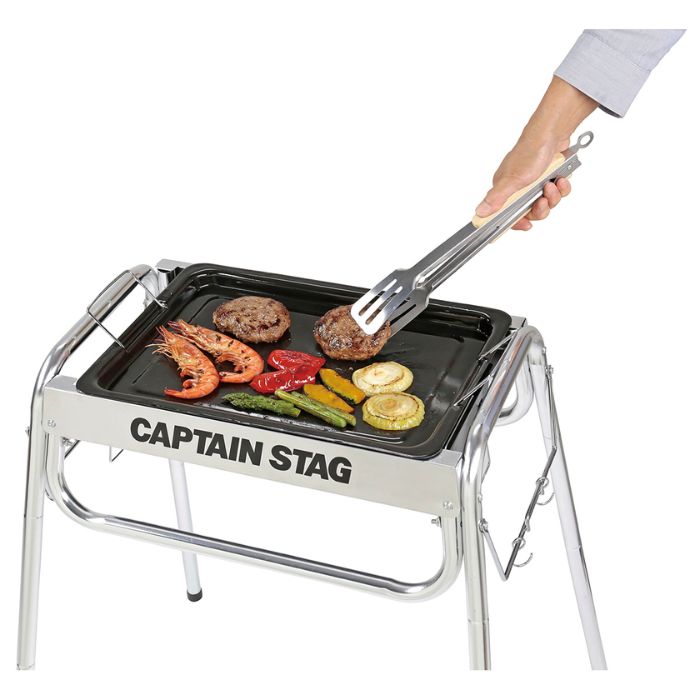 ハンバーグやステーキ、目玉焼きなどが返しやすいターナータイプのトングです。 レジャーはもちろんご家庭でも使えます。 衛生的なステンレス製の本体に、握りやすい木製グリップ。 収納に便利なストッパー付き。 製品サイズ(約) 幅55×全長300m...