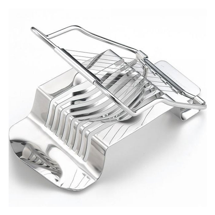 先端に本体を抑える為の持ち手が付き卵を切る時に安定して切り易い 【仕様】 サイズ：15cm 材質：18-8ステンレススチール 日本製