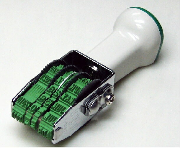 本体サイズ:24×33×82mm本体重量:33gパッケージサイズ:27×36×88mmパッケージ重量:39g入り数1サンビーの代名詞といえば回転印ソフトで鮮明な印字です。握りやすく捺しやすいグリップです。材質:ABS樹脂・金属・ゴム生産国:...