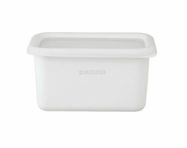Konteシリーズのホーロー容器　深型角容器です。深型は、使い方も色々、冷凍保存もできます。蓋を外せばオーブンでも使える、ホーロー容器です。 ホーローはガラス質ですので、匂いが付きにくく酸やアルカリにも強いので、保存容器には最適です。 蓋を...