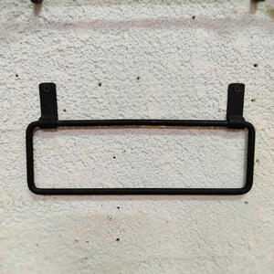 商品情報商品名アイアンロングタオルハンガーアンティーク感漂うシンプルでスタイリッシュなタオルハンガーです。壁面などに取り付け、タオルやクロスなどをかけられます。洗面所やキッチンなど様々なシーンで活躍します。※取り付けのネジ付きです。サイズW...