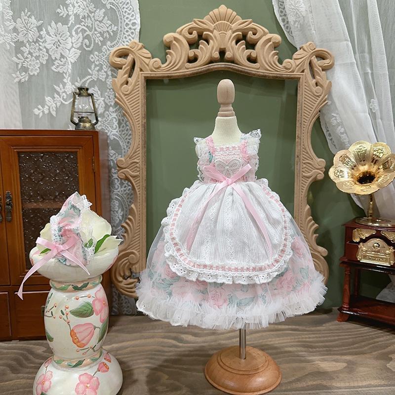 【ロリィタ ドール服 小花柄レース 半袖 ワンピース ノースリーブ 豪華ボンネットセット 撮影用ドレス 1/3 1/4 1/6 ぬいぐるみ対応】 概要説明：ふんわりと広がるシルエットが愛らしい、ロリィタ風のドール服です。小花柄レースのデザイ...