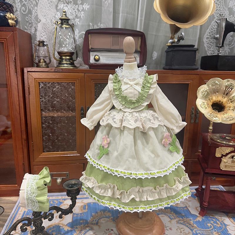 【森ガール ロリータ ドレス ウィンターサイズ対応 ハンドメイド ワンピース お迎え服 グリーン アイボリー バーチャルドール用 1/3 1/4 1/6 ヘッドドレスセット｜森の妖精のように可憐なロリータスタイルのワンピースとヘッドドレスセ...