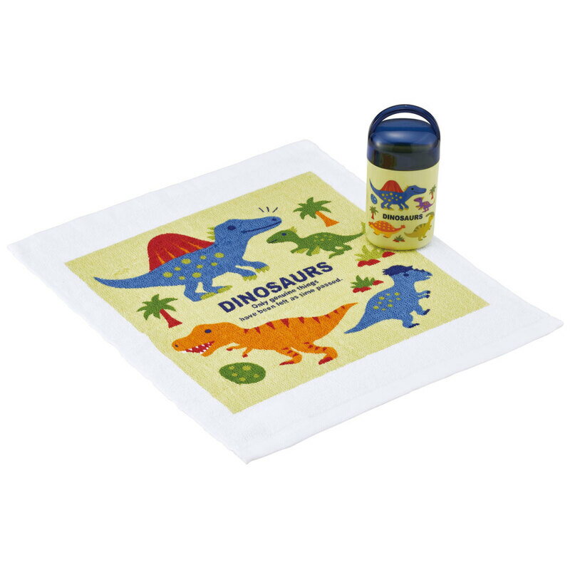 行楽や普段使いに便利なおしぼりとケースのセット。 開けやすいように持ち手が付いたケースです。 濡れたおしぼりを凍らせてお弁当と一緒に持つと保冷剤代わりになっておすすめです♪ 名前シール付き。 ■ケース：横58×縦44×高さ125mm ■おし...