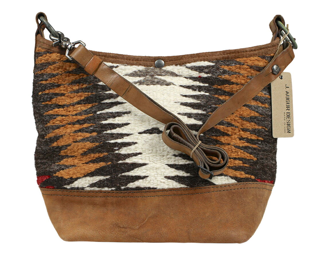 商品情報商品説明/素材J. Augur Design-Hobo - Ochre-Hued Navajo Weaving x Vintage Leather-• Silhouette/Style: Hobo bag• Dimensions: ...