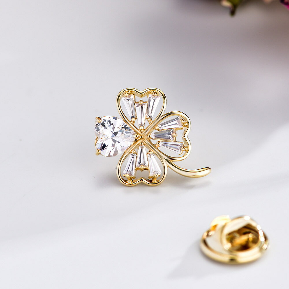 この商品は 送料無料　花の小さな襟、シンプルなブローチ、父、母、愛する人、家族への個性的な贈り物 ポイントクラシックでユニークなデザイン ショップからのメッセージ クラシックでユニークなデザインは、ユニークで豊かな外観をもたらします。ニッケ...