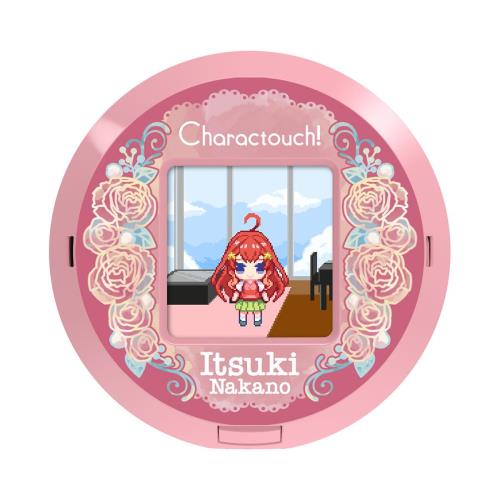 『五等分の花嫁∬』より、中野家五つ子たちの「キャラクタッチ！」が登場 「キャラクタッチ！」とは、バッジスタイルで身につけ、タッチや声をかけることでキャラクターとコミュニケーションが取れる新しいシミュレーショントイです。 第1弾として、「五等...