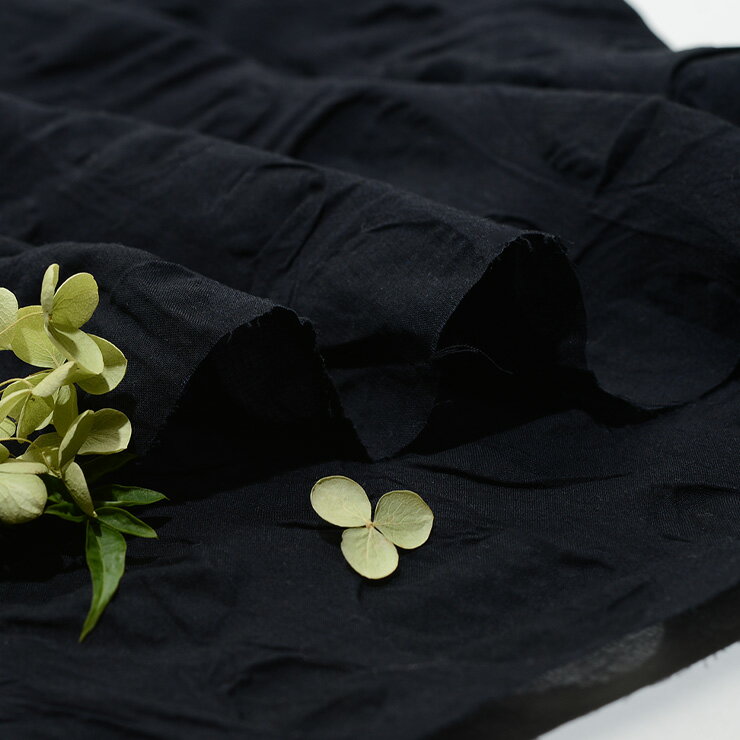 　販売単位 40cmカット済 　商品説明 　用途 部分シースルー 平織り 綿100％ 地模様 ドット部分に透け感有 くしゅくしゅ シースルー・シアー素材 ブラウス シャツ 　かたさ 　あつさ 普通 薄手 　生地巾 　素材 90cm 綿100...