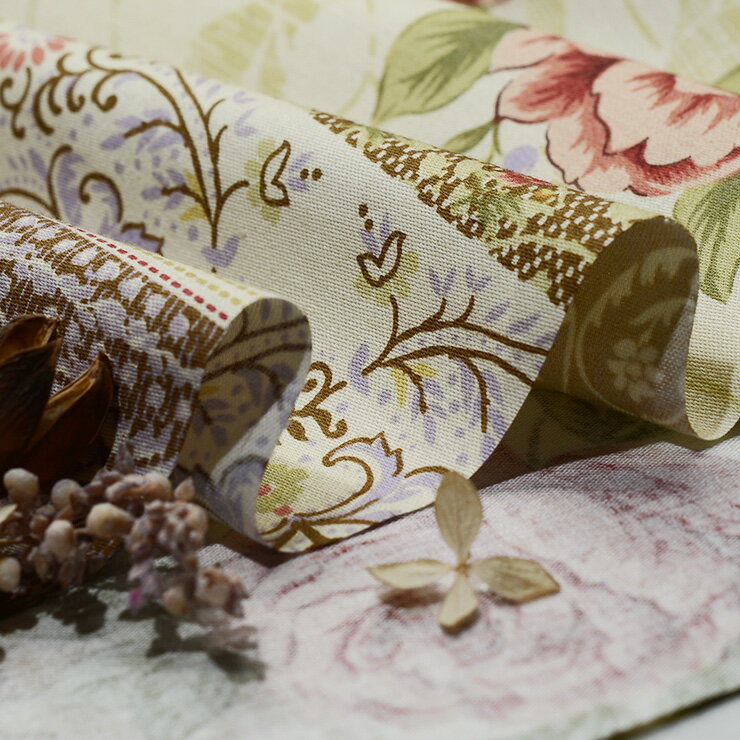 　販売単位 35cmカット済 　商品説明 　用途 ソフトなツイル生地 ツイルの中では薄くやわらかめ 綿100％ 高密度でなめらか ブロークンツイル 花・ボタニカル柄の普通生地 シャツ ブラウス カバーリング 　かたさ 　あつさ やや柔らかめ...