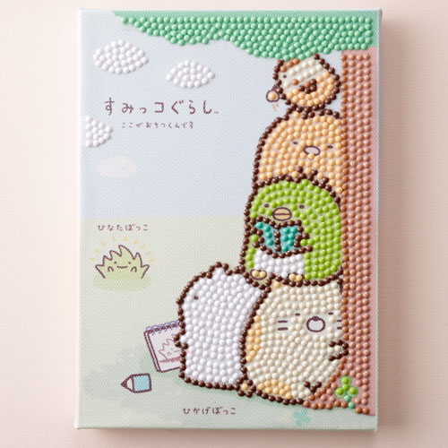 商品特徴 完成サイズ約12.7cm×17.8cm セット内容キャンバス、ビーズ、ビーズチャート、専用ペン、ビーズキャッチ用ゲル、トレー、作り方説明書 材質キャンバス/PE・PP・紙・ウッド、ビーズ/PS樹脂、専用ペン/PP・真鍮、トレー/P...