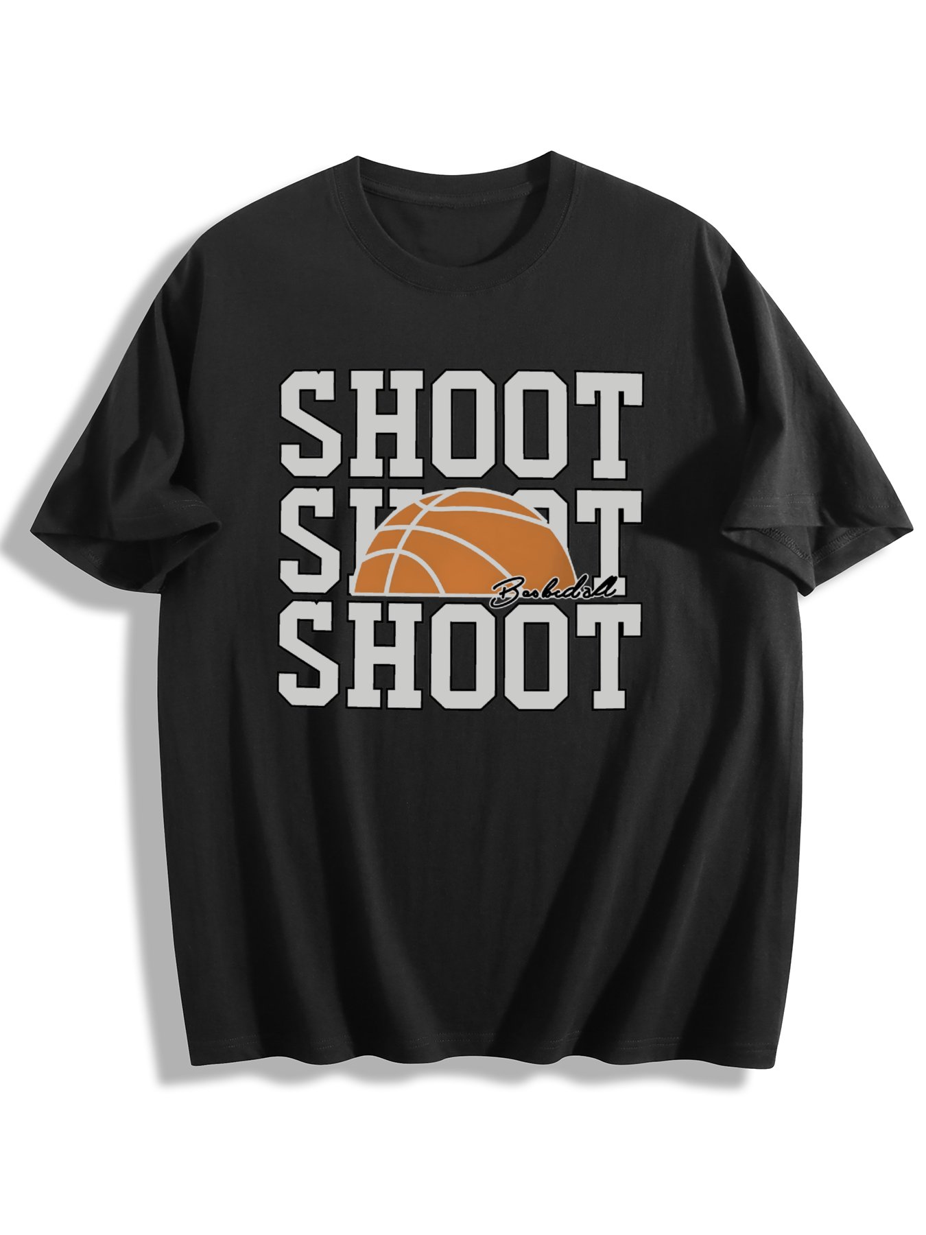 SHOOT SHOOT バスケットボールグラフィックTシャツ 200g純綿 送料無料 「SHOOT SHOOT」のスポーティな文字とバスケットボールグラフィックを、200gの厚手純綿Tシャツに再現。ゆったりとしたシルエットが体型を優しくカバ...