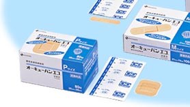 ●特長・焼却時のダイオキシンを配慮した非塩ビ素材 ・焼却時にダイオキシンを発生しやすい塩ビに代わり、ポリエチレン系素材を採用しました。・肌にやさしい低刺激性アクリル系粘着剤を採用天然ゴムアレルギーを避けるため天然ゴムを使用していません。・傷...