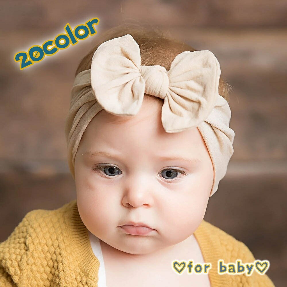 とっても可愛らしいベビー用ヘアバンドです。 リボンがとってもキュート♪ 無地タイプなので様々なお洋服とコーデしやすく 色違いで揃えたい1枚ですね★ 【サイズについて】 画像をご参照下さい。 【カラーについて】 生産ロットにより柄の出方や色の...