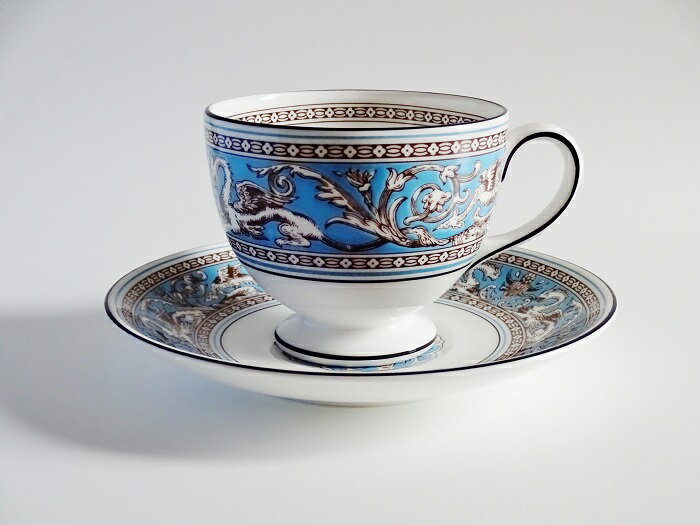 生産国：イギリス ブランドボックス付き サイズ：カップ口径8，6センチ　高さ7センチ ソーサー直径15センチ