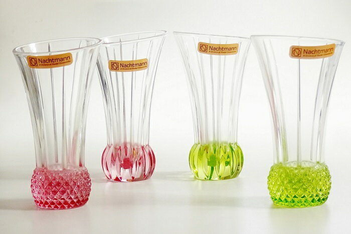 【生産国：】ドイツ 【材質：】クリスタルガラス 【サイズ：】口直径（約）　7センチ　　、高さ（約）12,6～13，4センチ 【カラー：】 ローズ 、ライム 【ブランドボックス：】付属 【包装：】ご希望がない場合は4個ひとまとめでの包装となります。