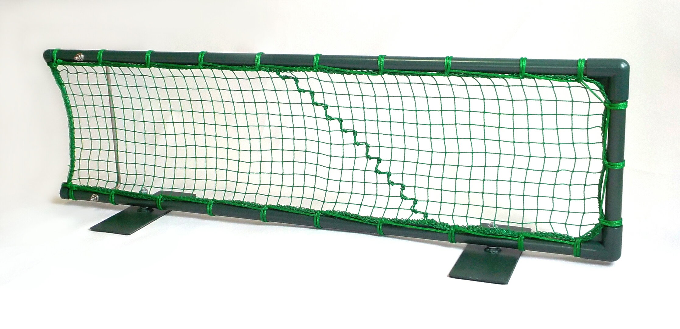 ゴルフシャンク防止フェンス1台　日本製　完成品　保育学校用品こども良品 完成品をお届けします 単位 / 台 ●材質 / 金具：スチールパイプ塩ビコーティングΦ 28mm ネット：ポリエチレン 440dT/36 本（25mm 目） グリーン●...