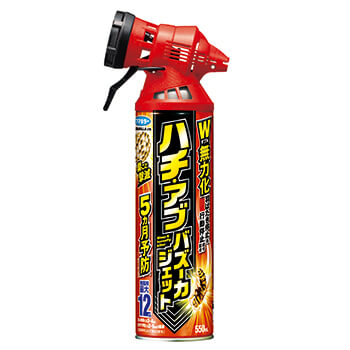 製品の特徴 ●ダブル無力化処方で速効退治 羽ばたき停止＆行動停止成分配合で、危険なハチの動きをすばやく止めて暴れる隙を与えず、しっかり駆除します。 ●巣ごと撃滅 持続殺虫成分〈ビフェントリン〉が巣に戻ってきたハチや新たに羽化したハチにも効果...