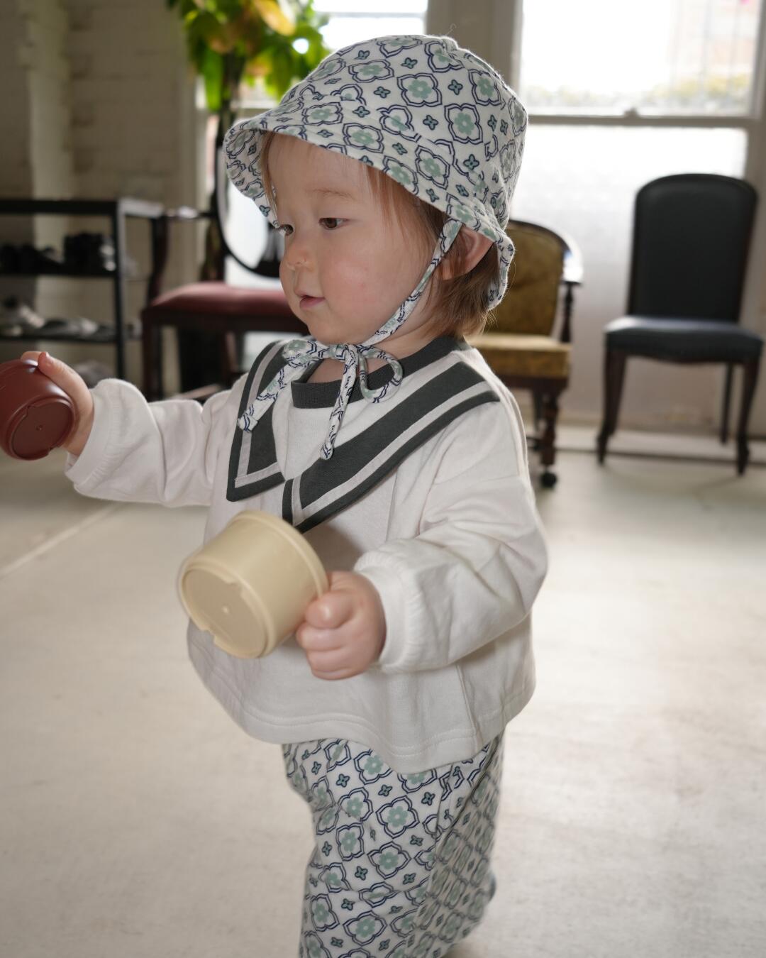 -DESCRIPTION- 配色の飾り衿がかわいいボリューム袖のトップスです ふわふわとしたやわらかい肌触りの接結天竺使用 ゆったりとしたシルエットで使いやすい形です。 いろんなボトムスと合わせやすい配色になっています。 性別問わずご着用い...