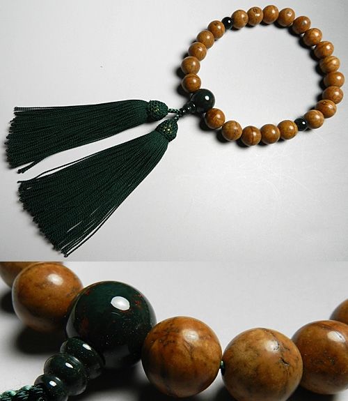 身に着けている品で、人の印象は大きく変わるものです。こちらでご紹介するのは、優しい雰囲気を放つ鳳眼菩提樹のお数珠です。鳳眼菩提樹とはインドでよく採れる菩提樹の実で、表面に動物の眼のような模様が浮かんでいるのが特徴です。その名は、古来中国で一...