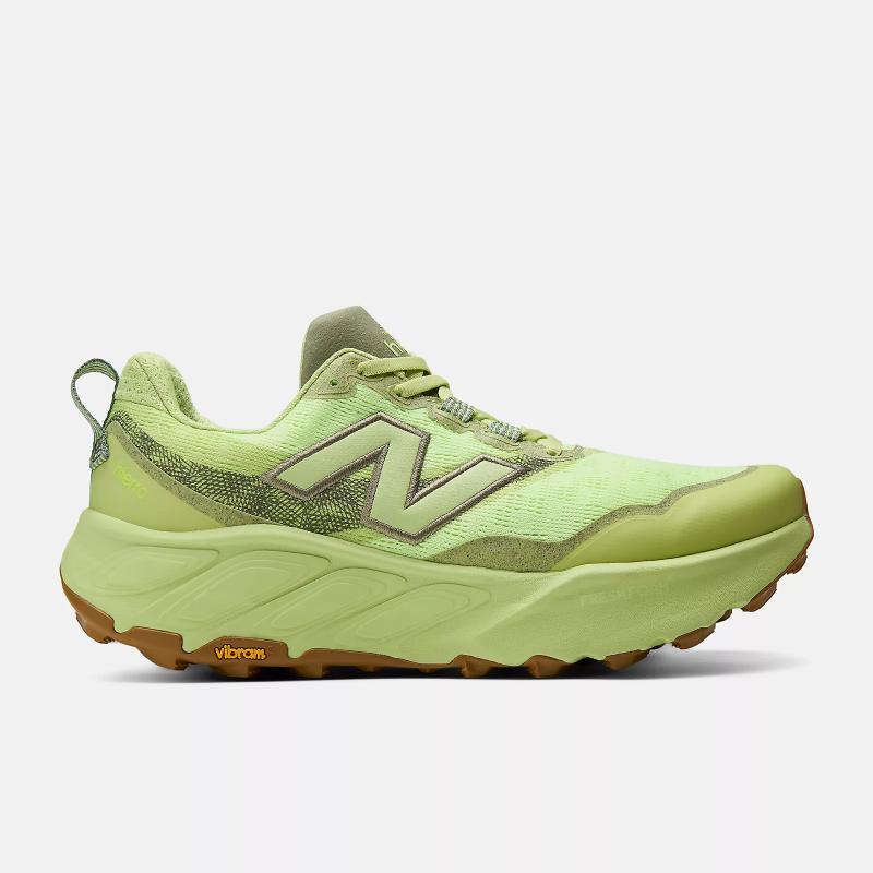 ☆メーカー品番：MHIER51MD_LIME☆カラー：LM（AFTERGLOW with DARK OLIVINE）トレイルで快適さとトラクションを提供する Fresh Foam X Hierro v9 は、どんな冒険でも自信を持ってパフォ...