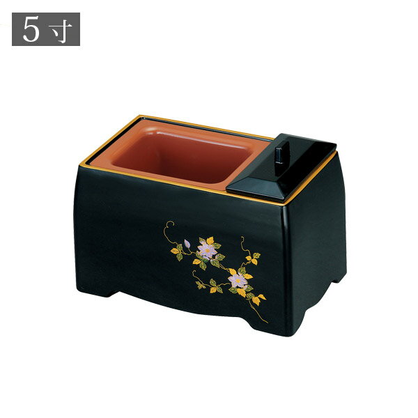 蒔絵の入った5寸香炉です。 左側に香炉灰、右側のふたのある方ににお香を入れて使います。このままでもお使いいただけますが、お盆と組み合わせて回し焼香としてお使いいただけます。お盆はこちら 材質プラスチック製 熱硬化性樹脂(熱・火に強い) サイ...