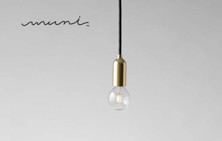 照明器具　ペンダント Matte Brass E17　muni(ムニ) MP04C ■全長(m)：1 ■口金：E17 ■320g 取付部：引掛シーリング 材質：真鍮 照明の世界に美しいLEDを。 名古屋の小さなメーカー、日本の照明を”ほんの...