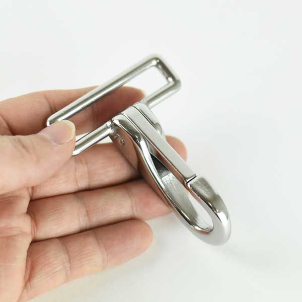 メーカー：水本品番：VB-4品名：固定ベルトフック ステンレス 全長82mm 内幅51mmJANコード：4982970315079材質：ステンレス 画像内寸法の単位はミリです。 (mm) 品番 VB-4D 5L 82W1 51W2 29S ...