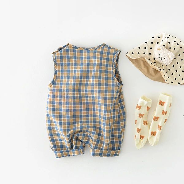 可愛いベビー服が登場。商品内容：ロンパース素材：綿カラー：写真通り ★サイズ：【66】着丈44cm、バスト58cm、参考身長60-66cm　参考年齢3-6ヶ月【73】着丈47cm、バスト60cm、参考身長66-73cm　参考年齢6-12ヶ月...