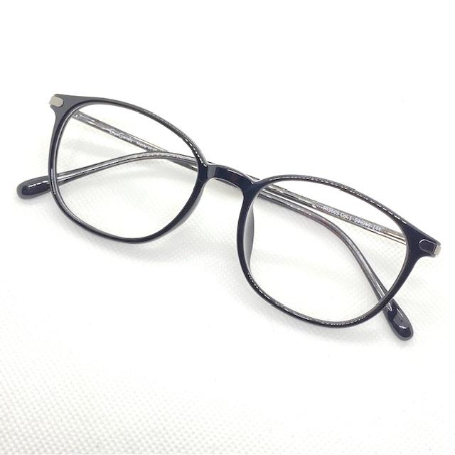 商品詳細 丸みを帯びたフォルムがかわいい、細身のフレーム ＜ブランド＞ Eye Candy ＜サイズ＞ レンズ幅: 50 レンズ高: 39 ブリッジ: 18 テンプル: 144 ＜材質＞ TR ＜カラー明細＞ ブラック ◆別売りのレンズと組...