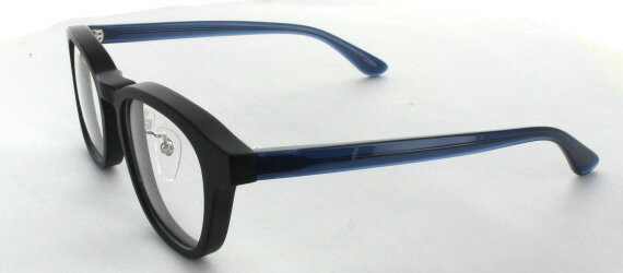 商品詳細 フロント部分がごつくて厚い、男性向きのフレーム。 度数が強く厚みがあるレンズと組み合わせるのがお勧めですが 迫力のあるアイウェアがお好きな方にもご好評です。 ブランド　LY カテゴリー 紳士 フレーム形状 フルリム サイズ レンズ...