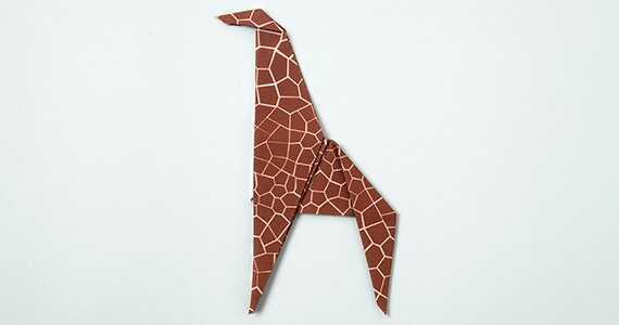 商品詳細 広げても元の形にもどる、不思議で愛らしいクロス。 折り紙で作る動物をモチーフにした「プチペット」は、 ポリエステル素材で作られた、眼鏡のレンズや液晶画面などの 汚れを拭き取るポケットサイズのクリーナーです。 ポリエステル素材にプリ...