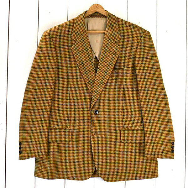 【商品説明】 ・型番：-。秋冬対応。ドーメル生地。 2つボタンシングル。フラップポケット。サイドベンツ。袖口3つボタン。開き見せ。背抜き。ネーム刺繍あり。この機会に是非！ ・カラー：キャメルのガンクラブチェック ※ご覧になる端末やモニター環...