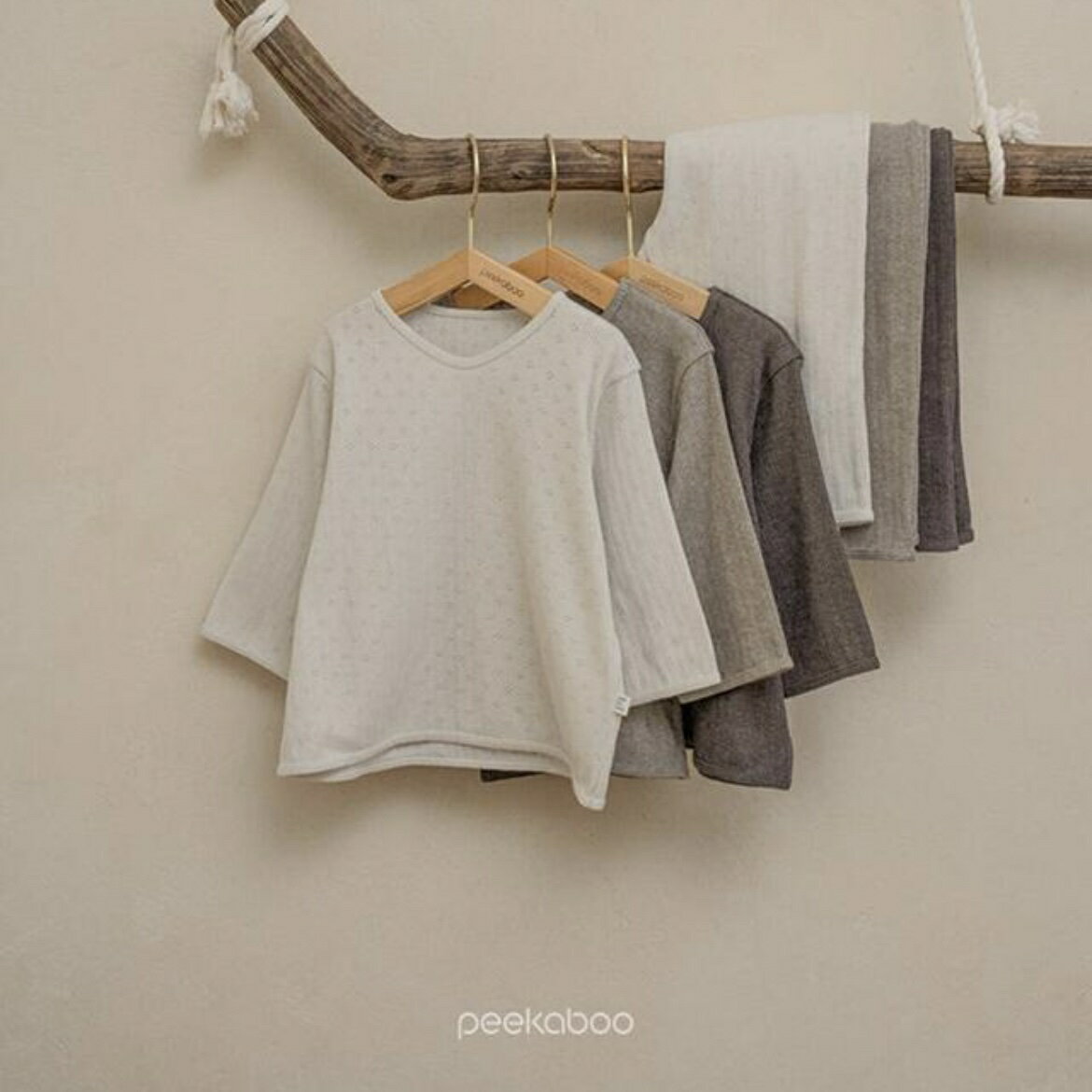 商品情報サイズXSSMLXLJSJMJLJXL素材綿60％　ポリエステル40％注意生産のタイミングにより、多少の生地の色味の違いが生じる場合がございます。サイズ表記はあくまでも目安となりますので実寸サイズを参考にしていただけたらと思います。...